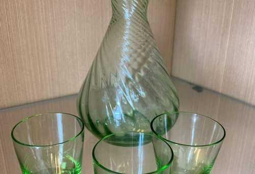 Графин и рюмки совеские