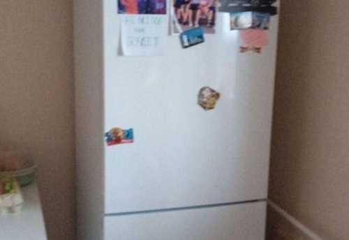 Холодильник бу мало