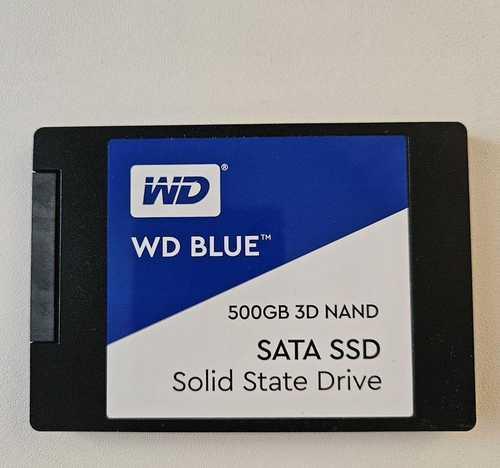 SSD WD blue 500GB SATA 2.5 3D hand