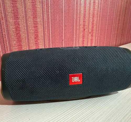 JBL charge 4
