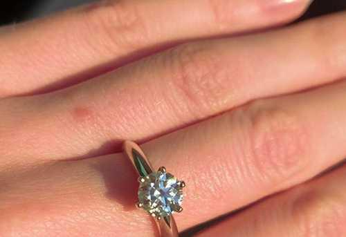 Кольцо с бриллиантом муассанитом