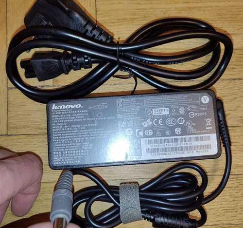 Блок питания lenovo круглый 90w