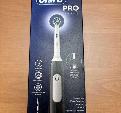 Электрическая зубная щетка Oral-B Pro 1 черная