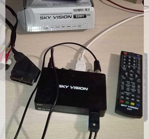 Цифровой телевизионный приемник Sky vision 2201