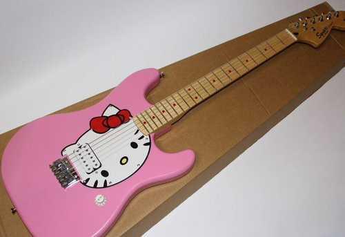 Новая электрогитара Squier Hello Kitty