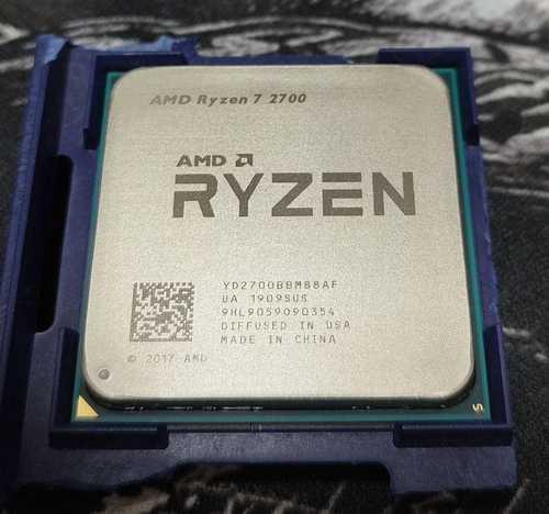 Процессор AMD Ryzen 7 2700