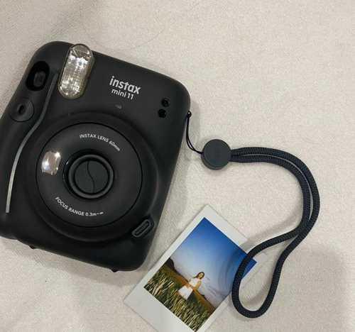 Пленочный фотоаппарат instax