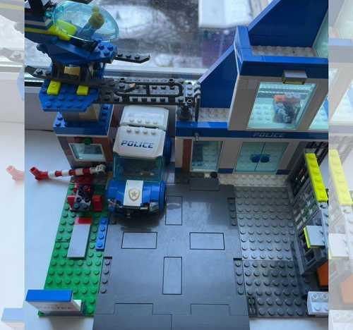 Lego city полицейский участок