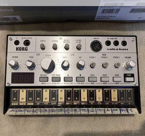 Korg volca bass