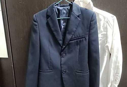 Пиджак для мальчика 134(школьная форма)