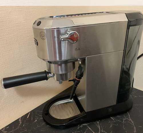 Кофеварка рожковая delonghi ec 685.m