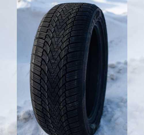 Zmax Winterhawke I 235/45 R17 97H