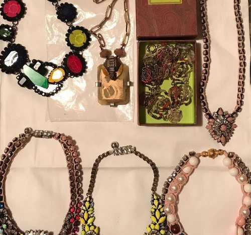 Колье Erickson Beamon, Etro, Shourouk