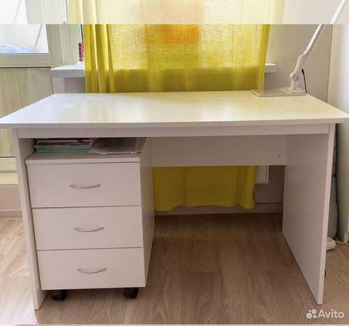 Письменный стол IKEA 120x60 с тумбой на колесиках