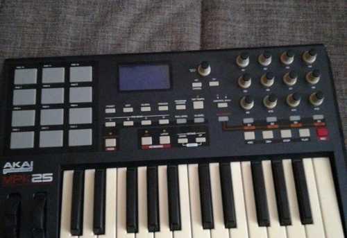 Akai MPK 25