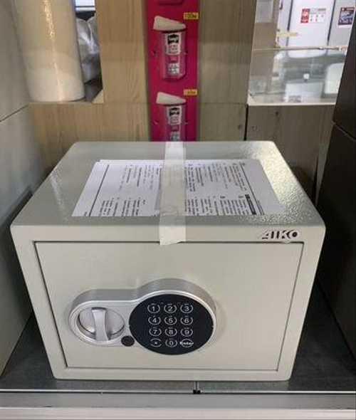 Продам сейф