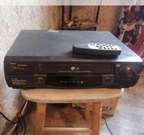 Видеомагнитофон vhs LG BL-162W