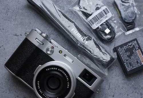 Fujifilm X100V silver/black