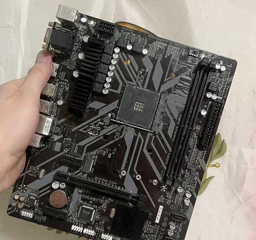 Материнская плата Gigabyte b450m s2h