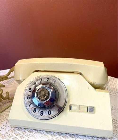 Телефон с гербом СССР