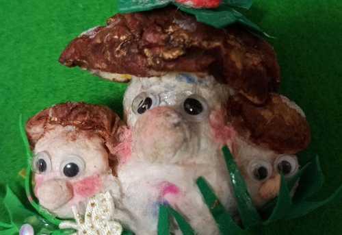 Новогодние ватные игрушки "Семейство грибов"
