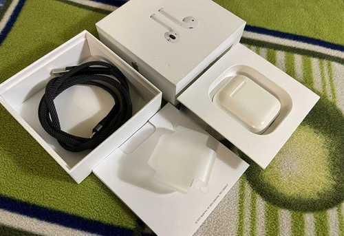 AirPods 2 with charqing case RU/A