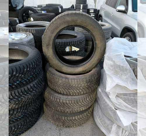 Gislaved Nord Frost 200 225/60 R17