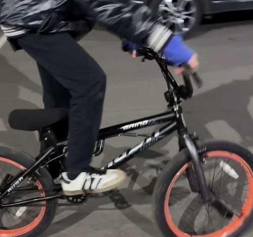 Трюковой велосипед BMX