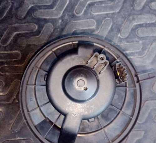 Мотор вентилятор печки шкода skoda VW VAG