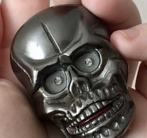 Зажигалка череп
