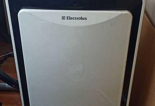 Мобильный кондиционер Electrolux eacm-14 EM/R