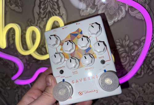 Keeley Electronics Caverns V2 delay + reverb