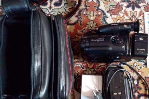 Видеокамера sony CCD-TR 202 E
