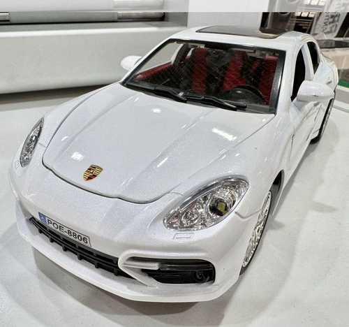 Новая модель Porshe Panamera 1/18 LED, звук