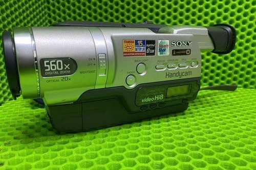 Видеокамера HI8 (Video8) Sony CCD-TR748E