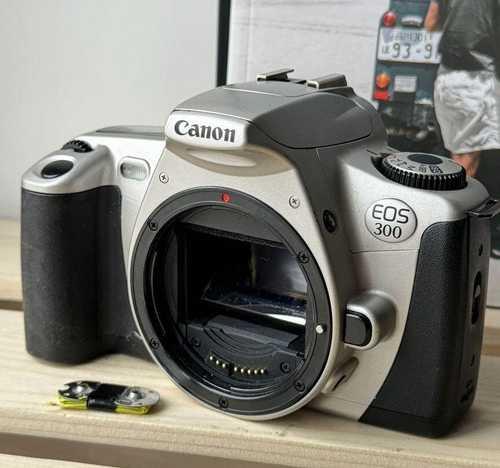 Canon Eos 300 body сломана батарейная крышка