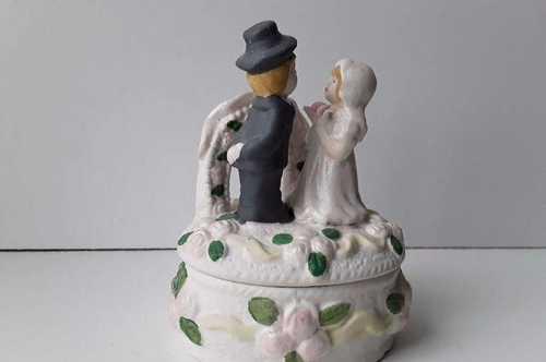 Фигурка шкатулка свадебная "Жених и невеста"