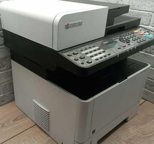 Мфу лазерное Kyocera ecosys M2540dn