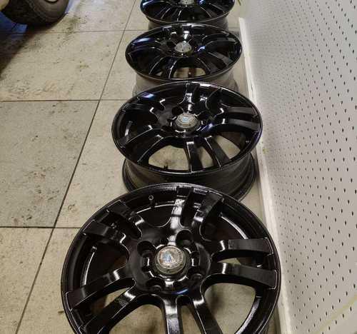 Литые диски R15 4x114.3 цо 68