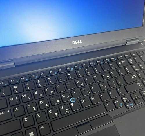 Dell latitude e5550 ноутбук