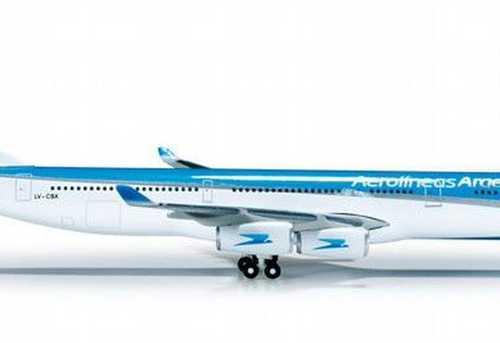 519175 Самолет Aerolineas Argentinas Airbus A340-3