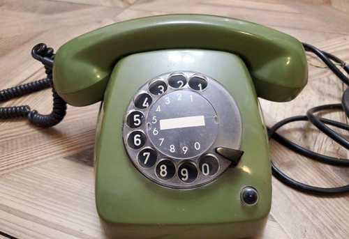 Раритетный старый стационарный телефон