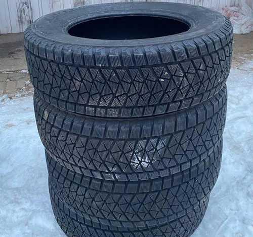 Bridgestone Blizzak DM-V3 235/65 R18