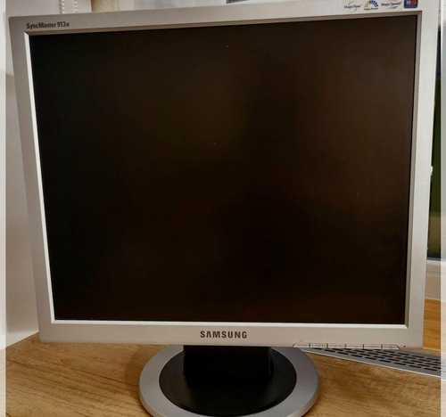 Монитор Samsung Syncmaster 913N