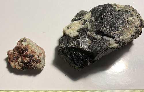 Магнетит кристаллы в породе минерал камень