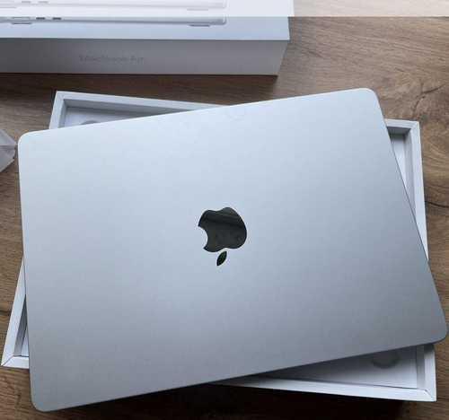 Apple macbook air 13 2022 m2