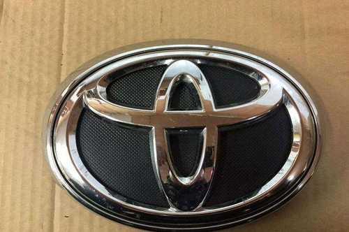 Toyota Fortuner эмблема оригинал б.у. целая