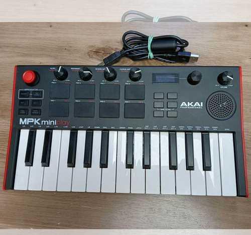 Mi-Di клавиатура Akai mpk mini play