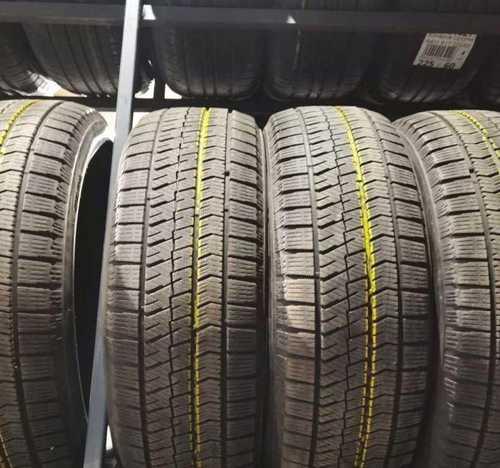 Bridgestone Blizzak VRX2 225/60 R17 103W