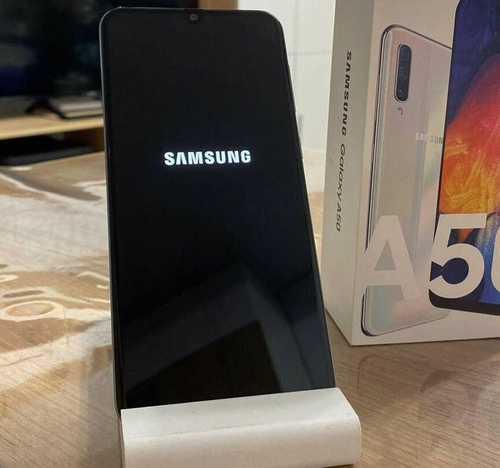 Samsung Galaxy A50, 4/64 ГБ